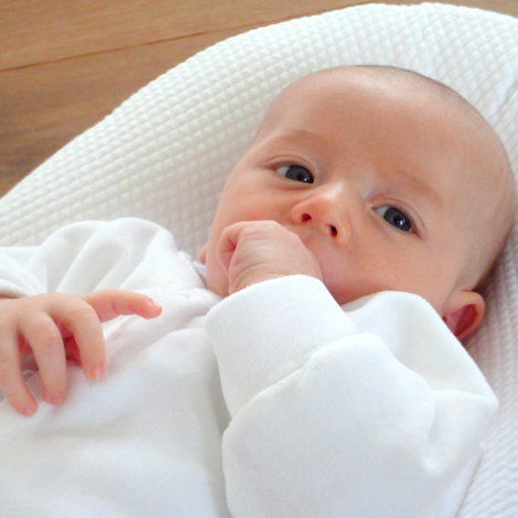 Red Castle - Cocoonababy S.3 With Fitted Sheet Vit - Litenleker.se